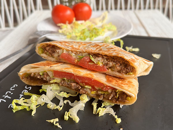 Best Beef Tortilla Wrap Recipe (+ Quick Cheese Sauce ...