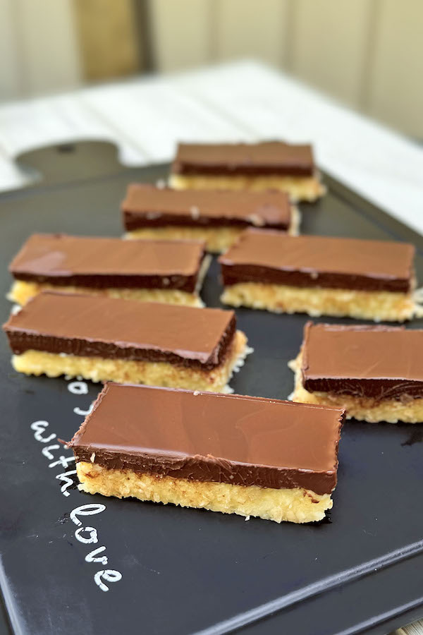 Easy No-Bake 2-Layer Chocolate Coconut Bars Recipe | Mydeliciousmeals.com